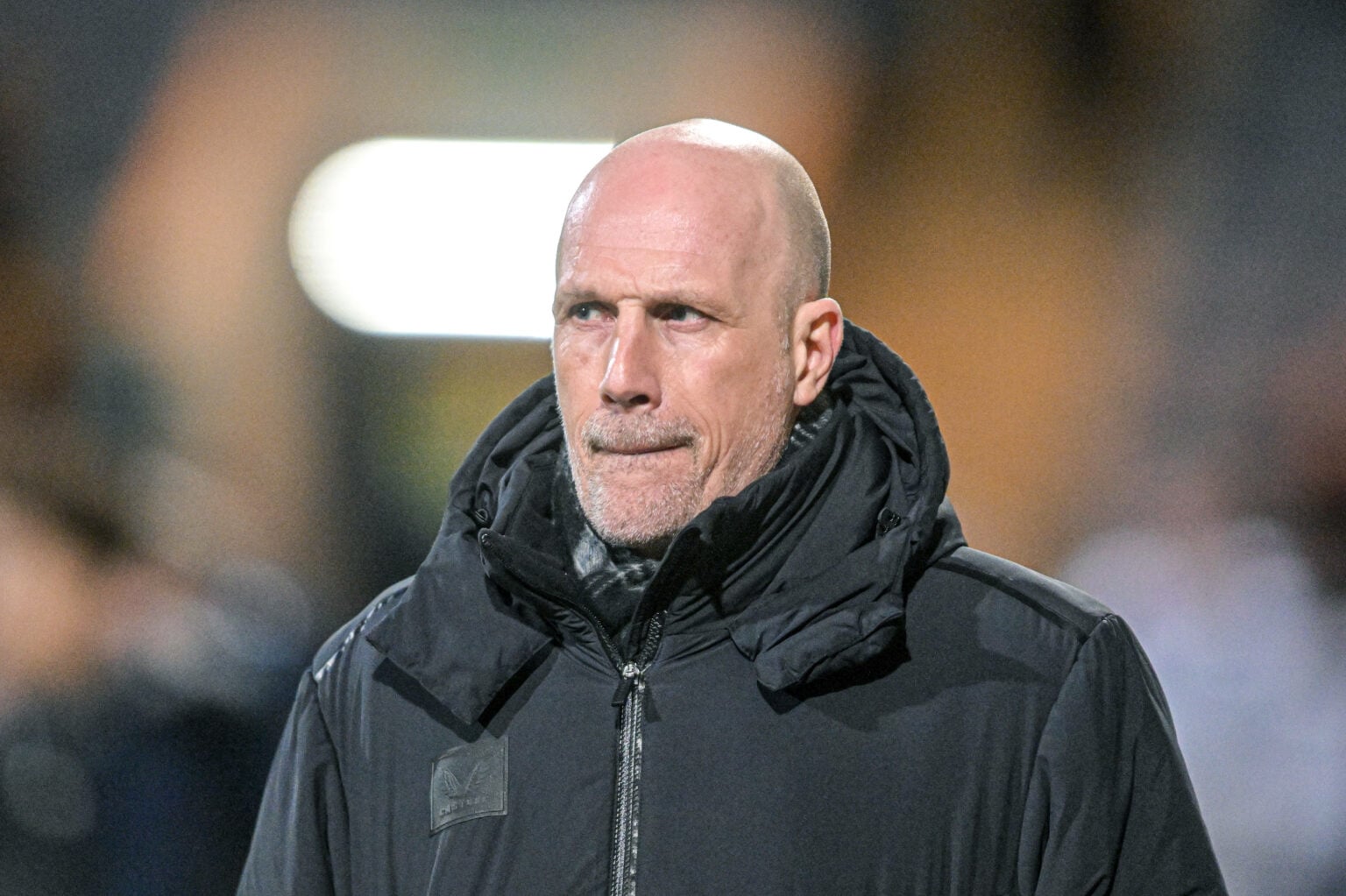 Neil Warnock switches Arne Slot and Liverpool sack debate to Rangers ...